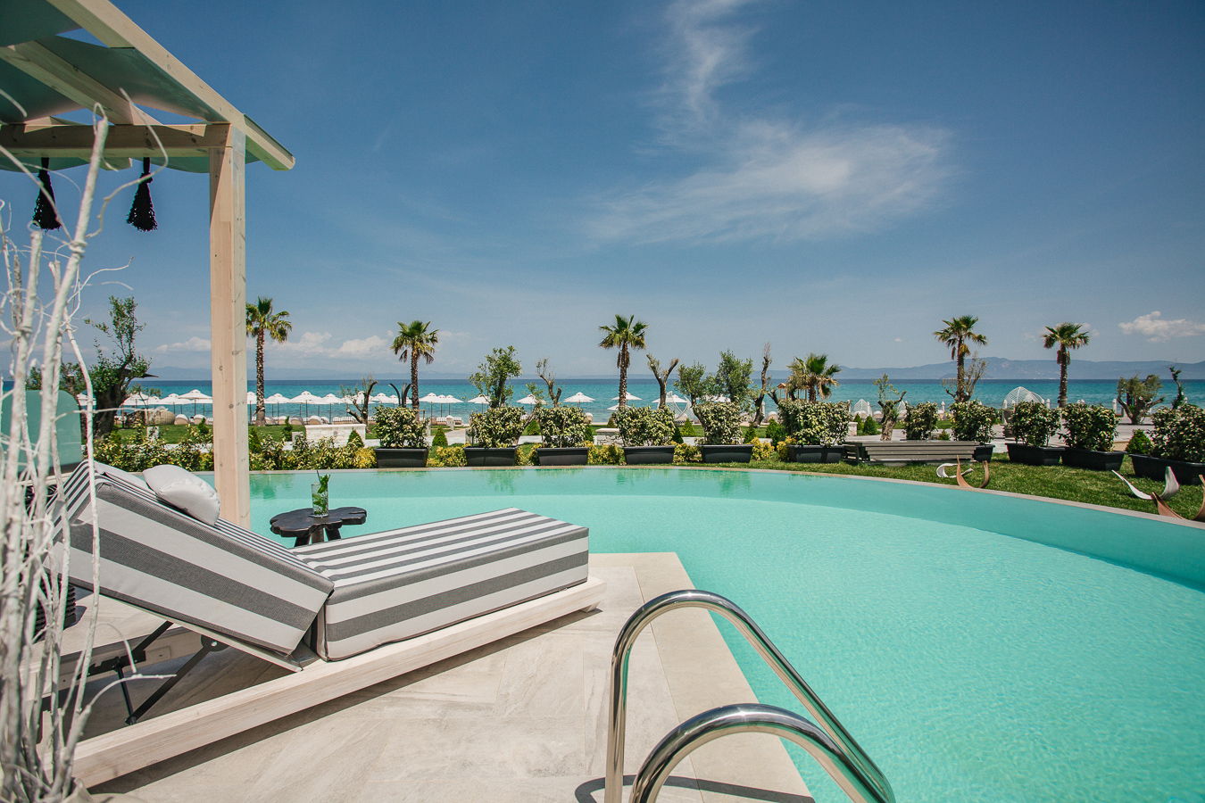 Blue Carpet Suite king size private pool / sea view - Blue Carpet ...